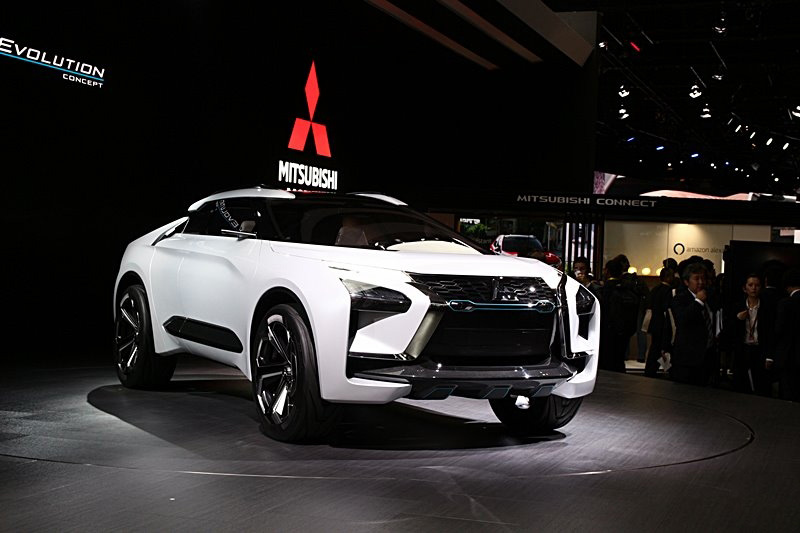Mitsubishi Lancer Genใหม่ ในรูปโฉม Hatchback | Storytelling